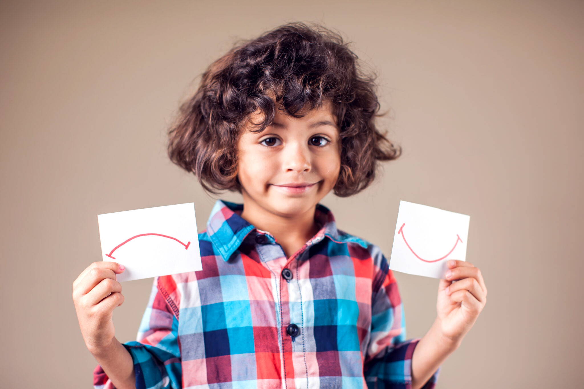 Los niños aprenden a expresar sus emociones a través de las caras